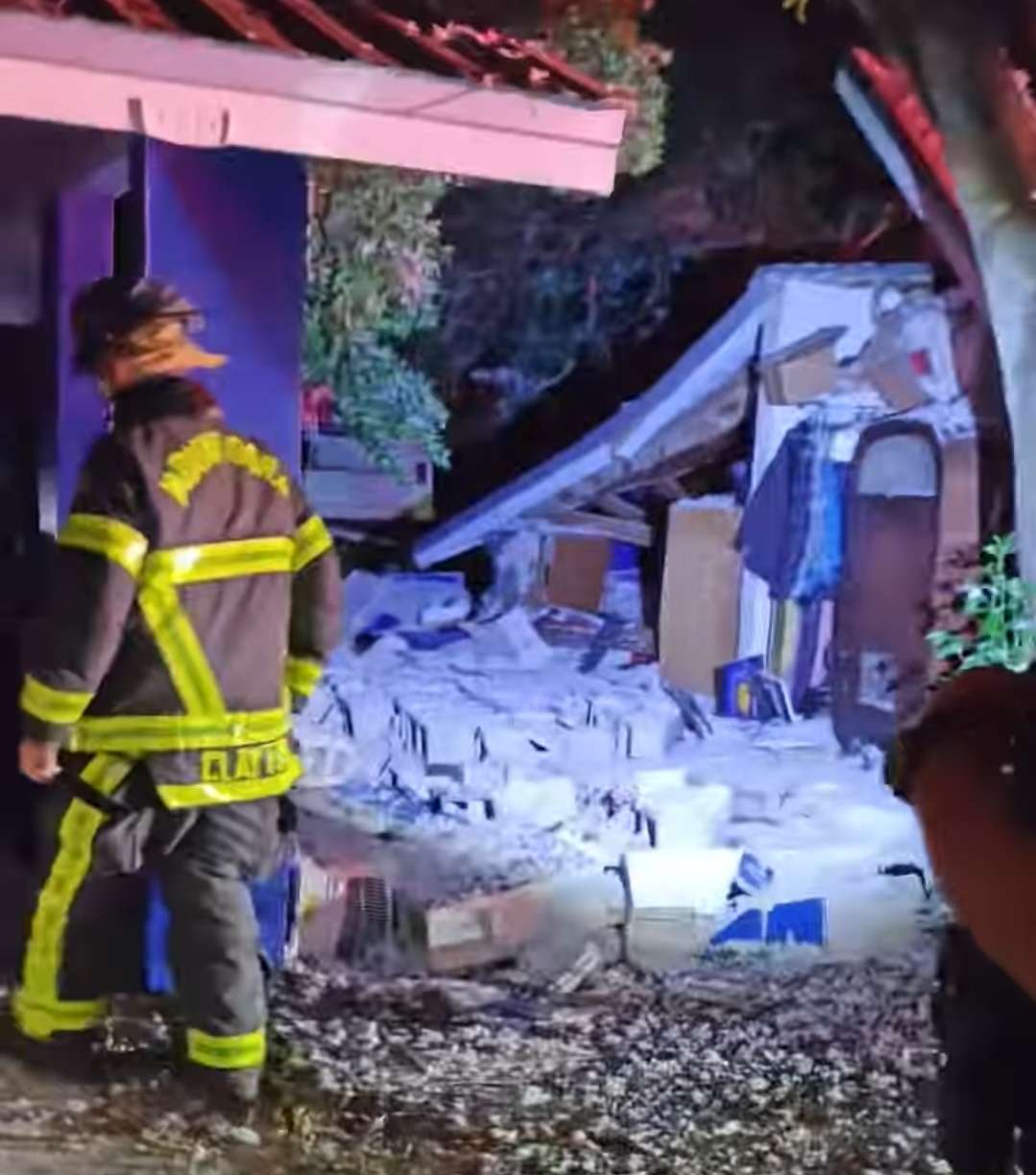 VIDEO: New Year's Eve explosion rocks neighbors near Mount Dora, sends ...